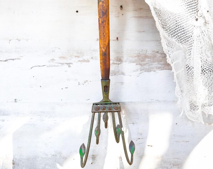 Antique 5-tine Farmhouse Cultivator Tool / Green Chippy Paint Garden ...