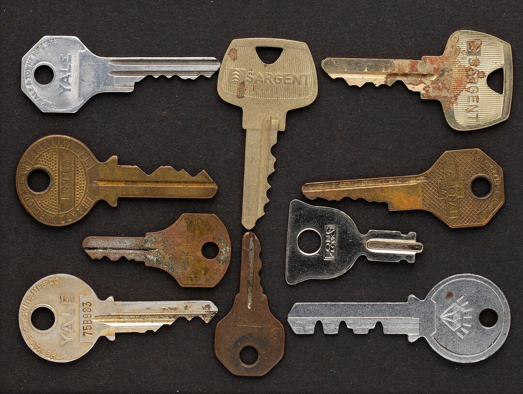Vintage Brass and Steel Keys, Flat Keys, Old Keys Great for Jewelry ...