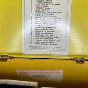 Vintage Retro Groovy Yellow Betty Crocker Recipe Box Library With Photo ...