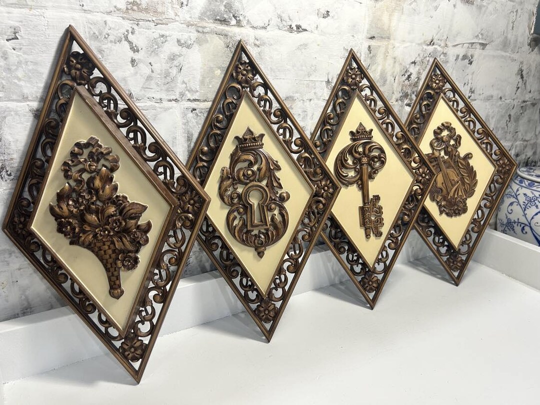 Vintage Syroco Diamond Shaped Faux Wood Look Floral and Filigree Wall ...