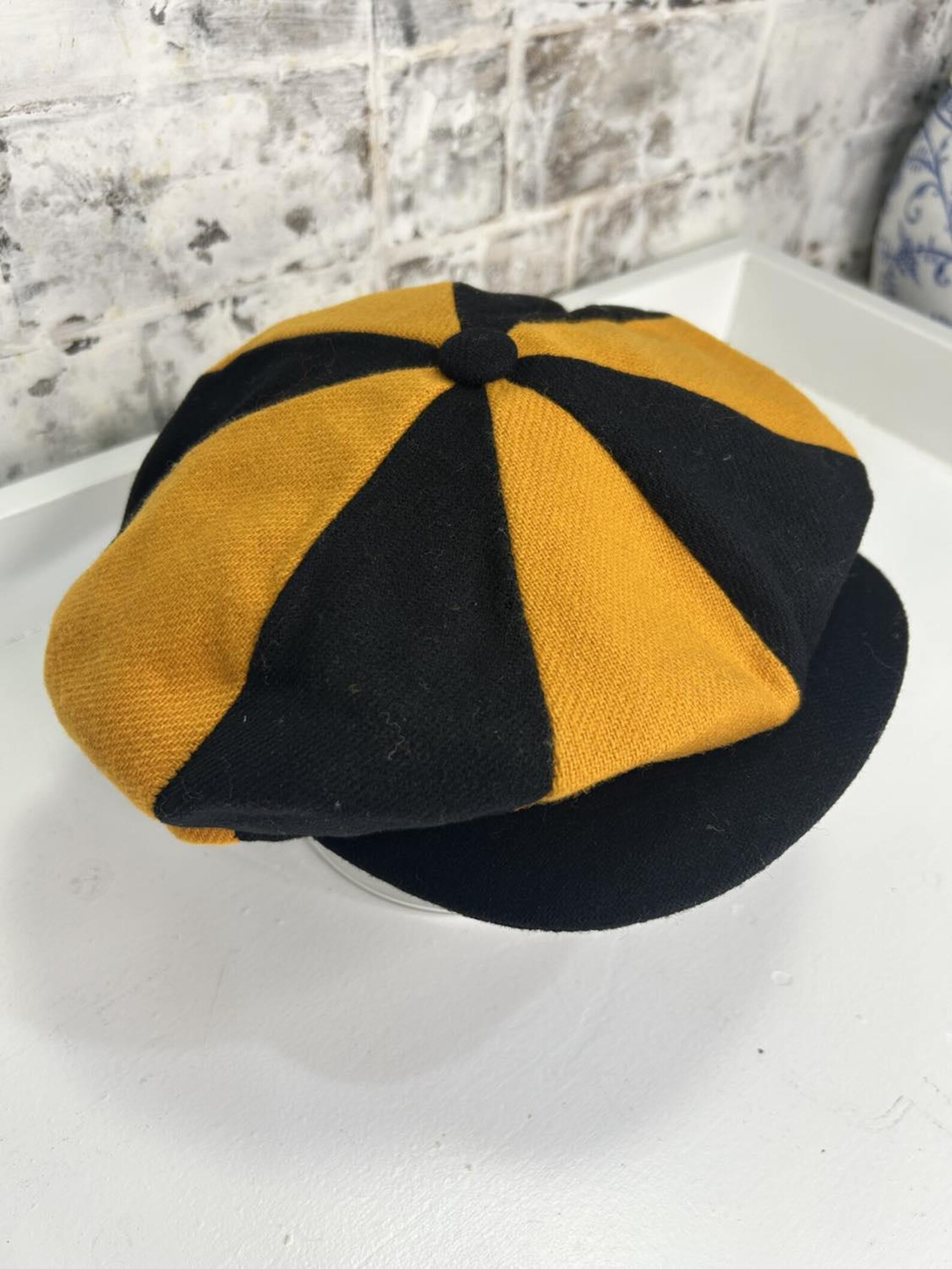 Vintage Regent London Yellow and Black Paneled Wool Newsboy Driving ...