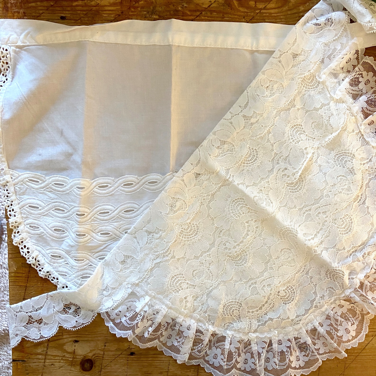 2 Set Vintage Aprons With Lace, Waitress Servant Half Apron, White ...