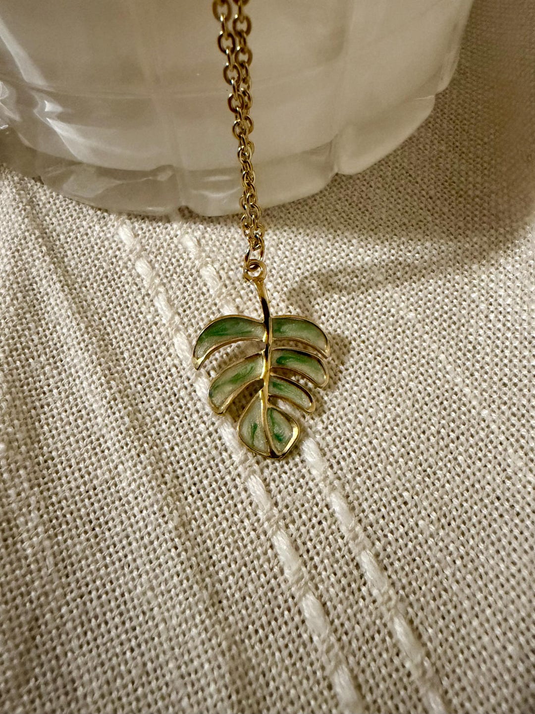 Monstera Leaf Necklace, Green Botanical Pendant, Plant Lover Gift - Etsy
