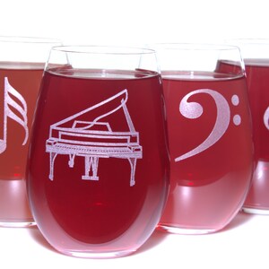 Piano and Music Notes Wine Glass Set - Optional Side 2 Engraving ...