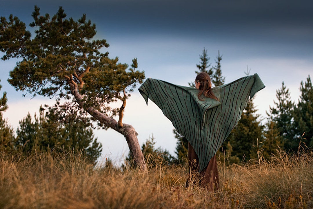 Meteor Shower Elven Shawl Robe With Big Hood, Brooch and Gloves ...