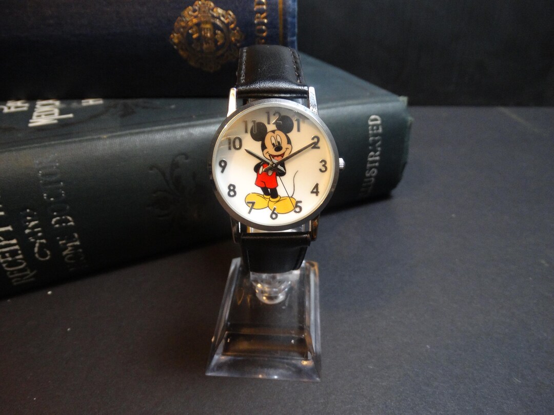 Vintage DISNEY Mickey Mouse Out of Production Watch Black Leather Band ...