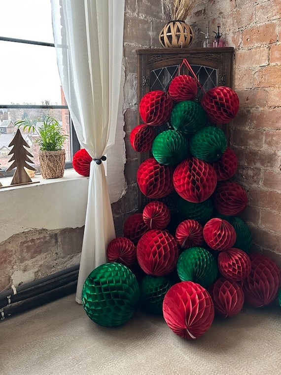 Holiday Green Deep Red Paper Honeycomb Ball Set Party Decorations Set Christmas Decorations Home Decor Wedding Baby Shower Office Decor Etsy UK
