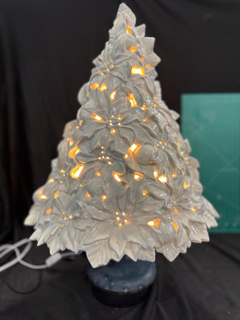 Large Atlantic Piinsettia Tabke Lamp - Etsy