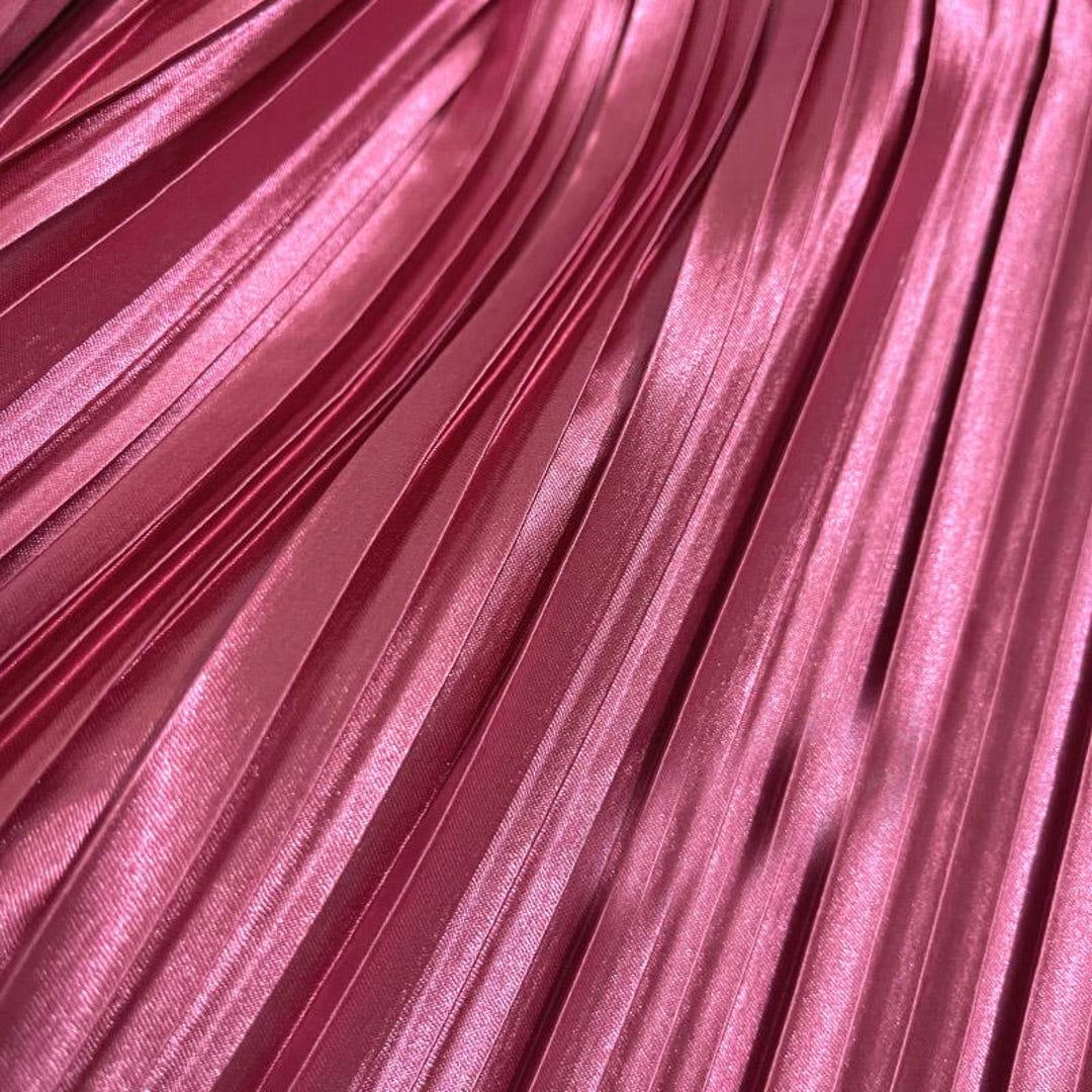 1.5 Meters Wide Fuschia Flowing Pleat Ruffle Fabric DIY Performance ...