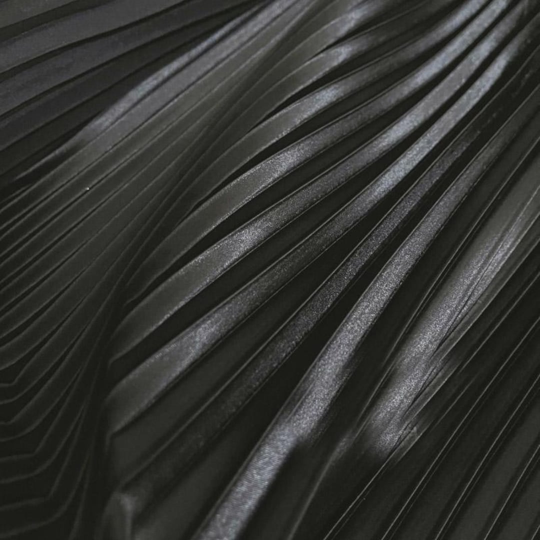 Glossy Black Wrinkle Ruffle Satin Fabric Handmade Stage Costume ...