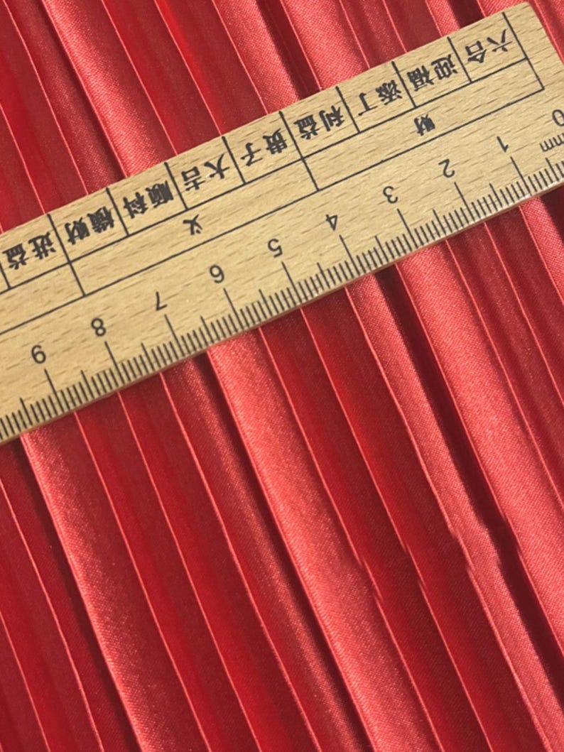 1.5 Meters Wide Red Flowing Pleat Ruffle Organ Fabric Performance ...
