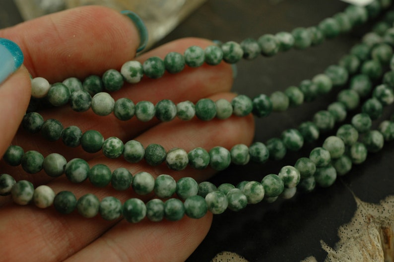 Tree Lace Agate : Mottled Green & White Round Beads, 4mm, Natural ...