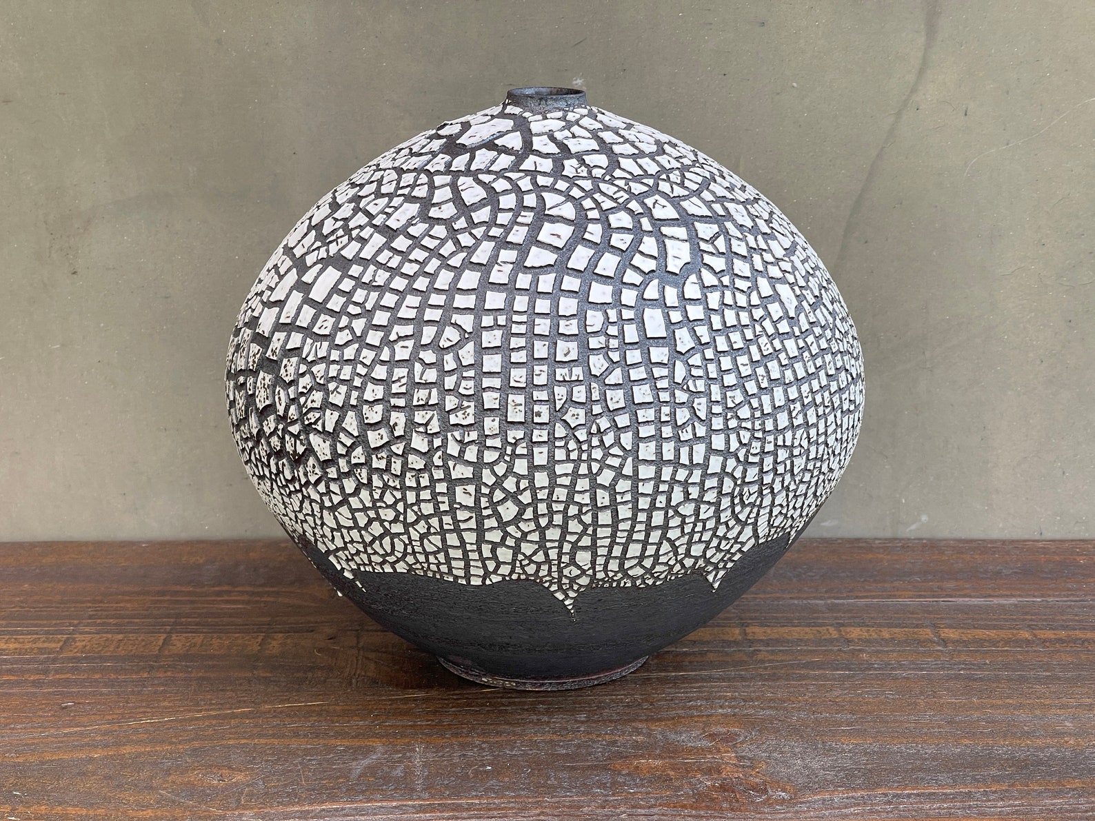 Large Ceramic Moon Jar Vase in Iron Washed Stoneware With White Crackle ...