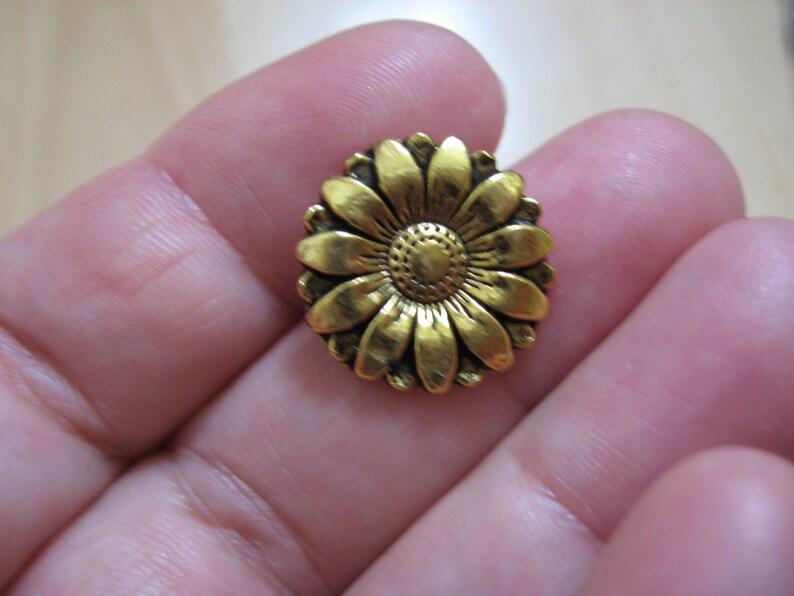 Flower Buttons X5, Gold Tone,buttons,metal Buttons,flower Design,craft ...