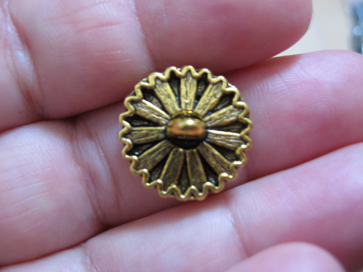 Flower Buttons X5, Gold Tone,buttons,metal Buttons,flower Design,craft ...