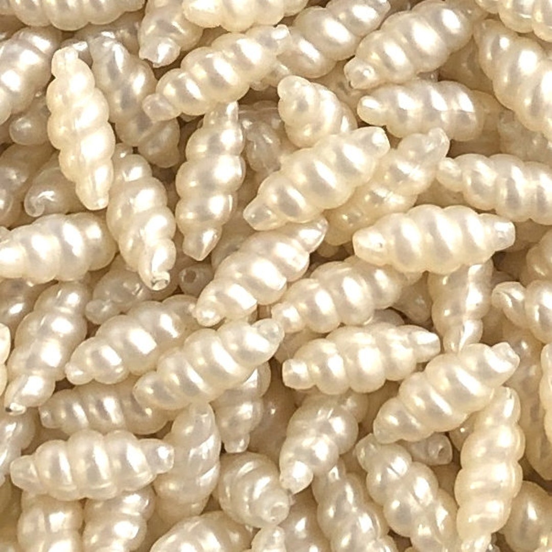 Vintage Faux Pearls, 18 Pieces, Mod Cultura Pearls, Spiral Beads, Pearl ...