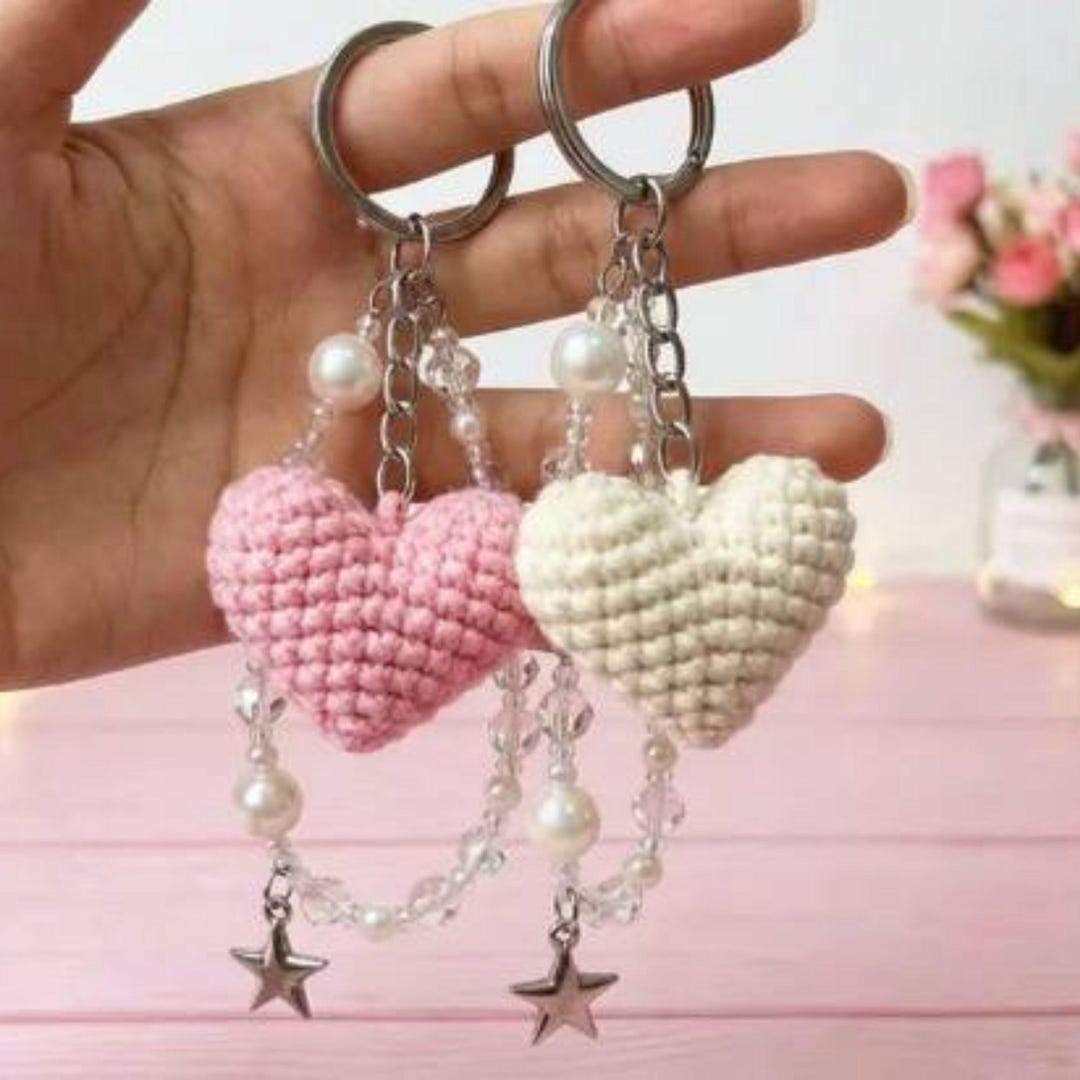 Dainty Heart Keychain Crochet Pattern PDF, Amigurumi Heart Keyring ...