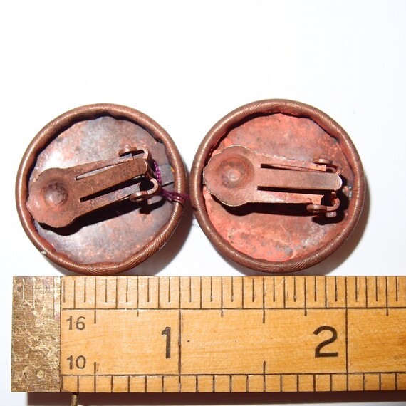 Embossed Raised Scale Copper Clip-on Earrings - Gem