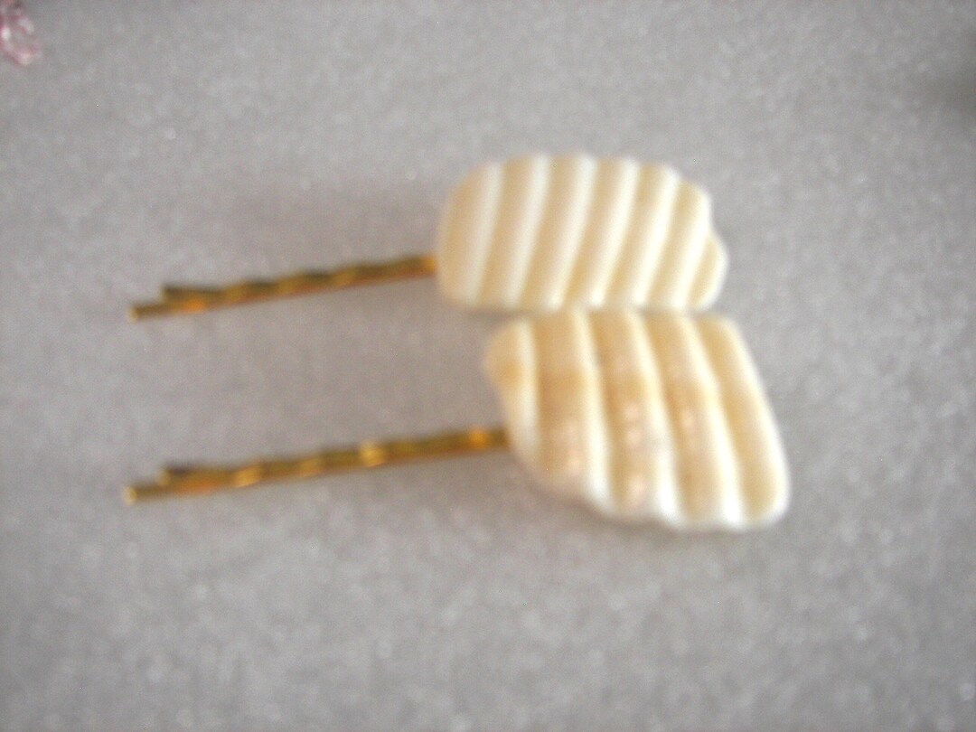 Waffle Shell Bobby Pins: Beach Wedding Hair Accessory - Etsy