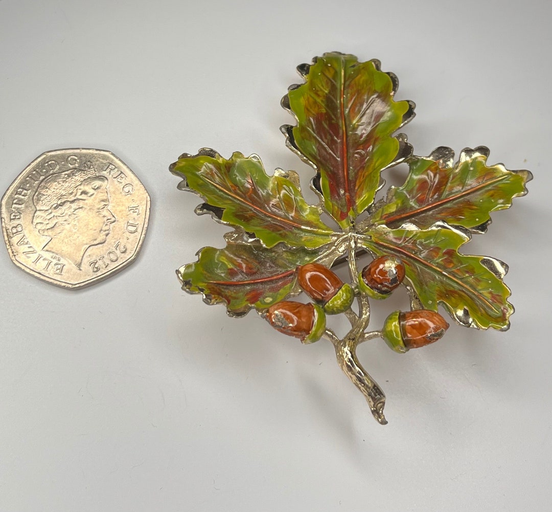 Vintage Oak Leaf & Acorn Brooch by exquisite. Green and - Etsy UK