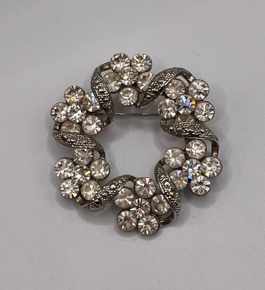 Vintage Rhinestone Floral Wreath Brooch. Wreath Style Silver Tone ...