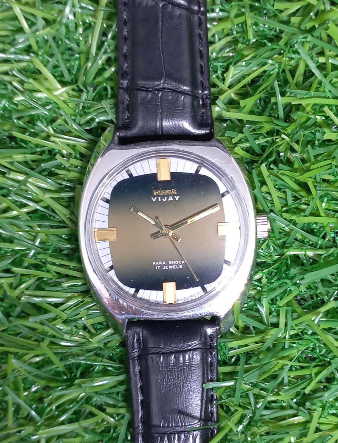 HMT Vijay Vintage Watch – Black Gradient Dial, Para Shock 17 Jewels - Etsy
