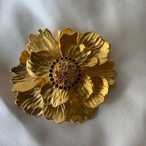 80s IVANA Gold Flower Brooch and Earring Set - Etsy