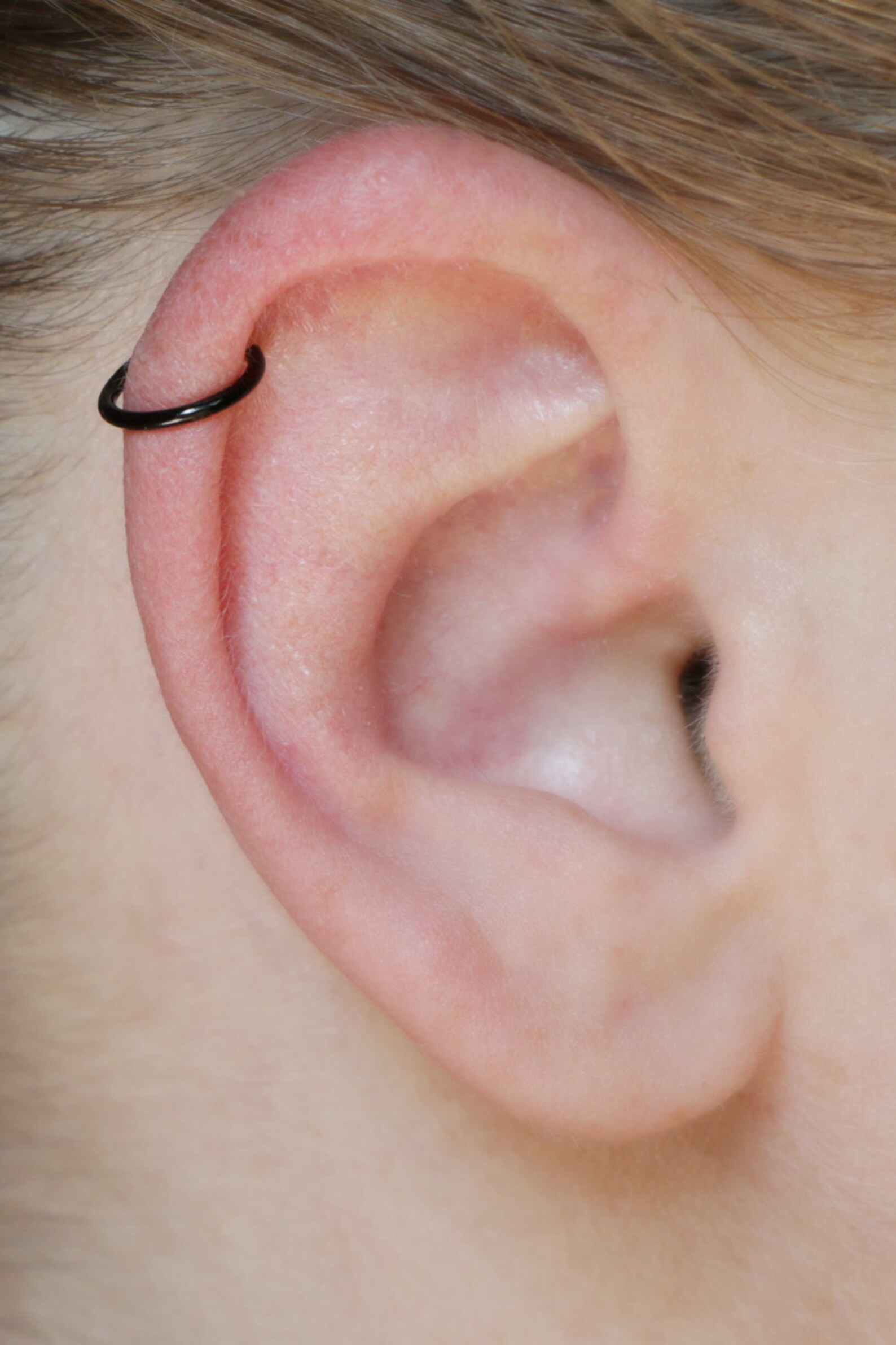 Fake Cartilage Piercing: Snug Fit, Thick Hoop (18 Gauge) Clip on ...