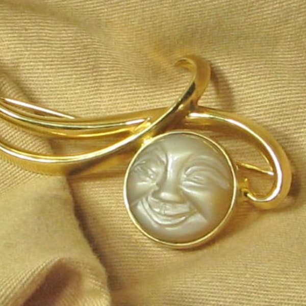 Full Moon Brooch - Etsy
