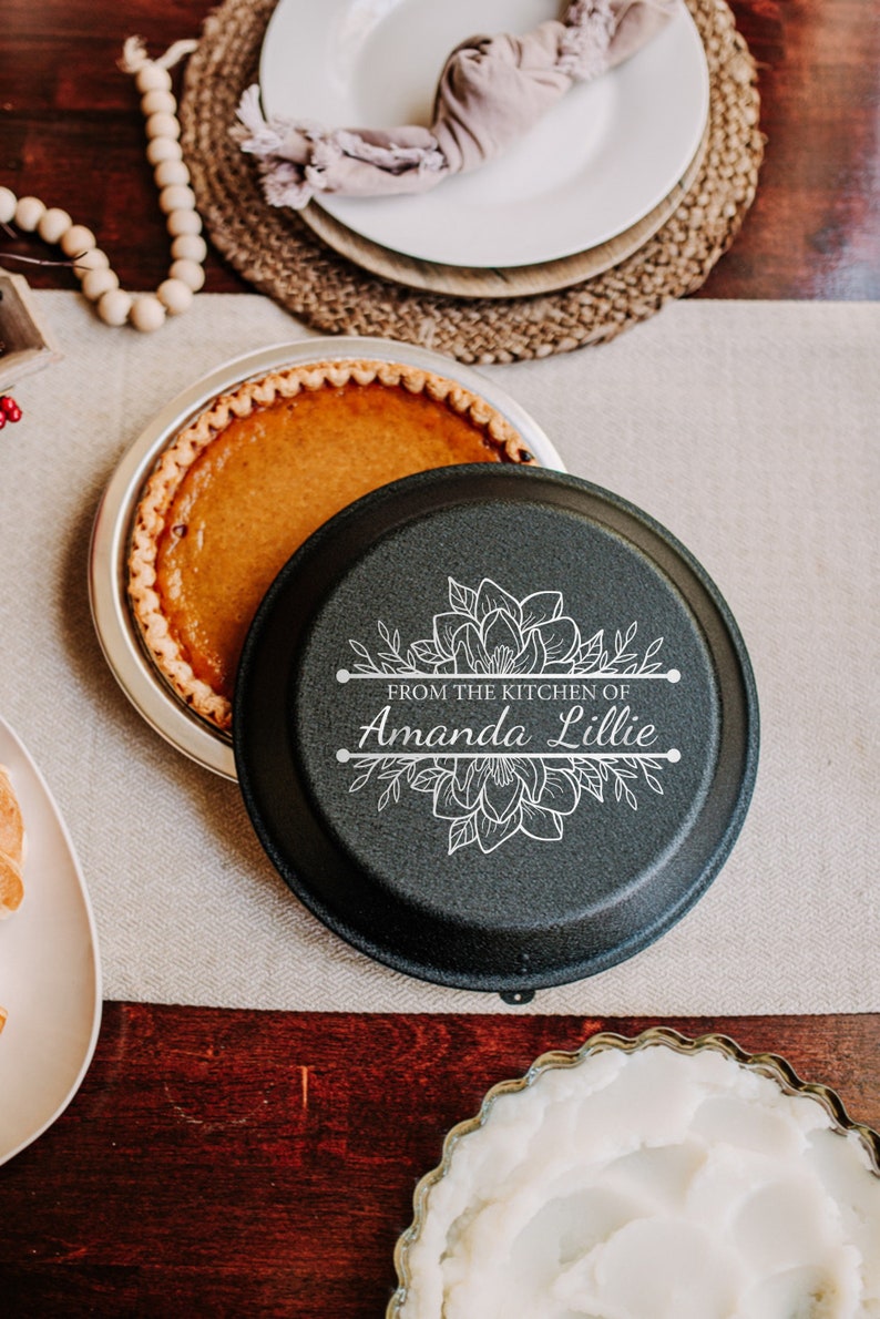 Custom Engraved Pie Pan With Lid – Personalized Pie Dish – Kitchen Gift ...