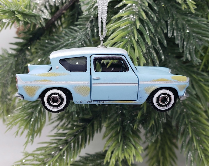 Harry Potter Ford Anglia 105E Weasley Family Flying Car Christmas ...