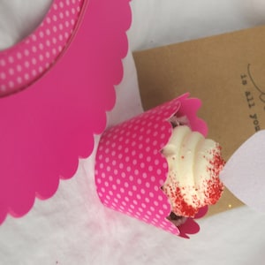 12 Hot Pink Dot Reversible Cupcake Wraps With Scalloped Edge-pink Dot ...