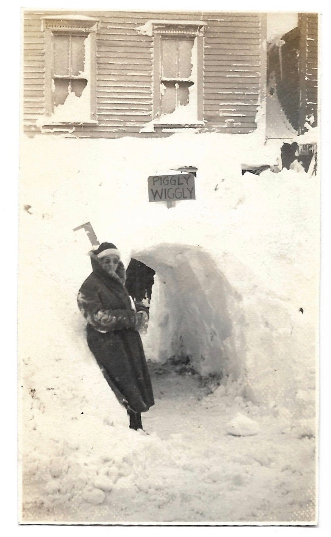 Vintage Photo Piggly Wiggly Sign in Igloo Ice Cave Man Shovels Snow ...