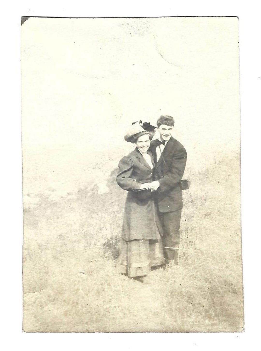Vintage Photo Edwardian Era Smiling Young Man & Woman Big Hat Victorian ...