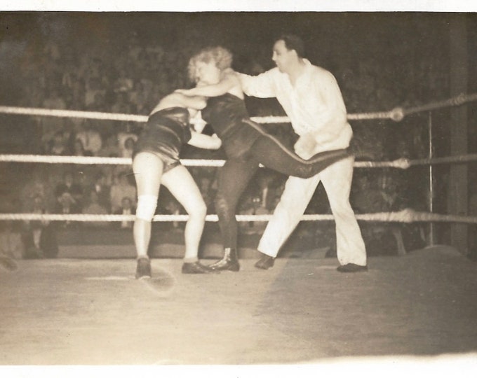 Women Wrestlers Vintage Photo Wrestling Boxing Ring Fighting Boxing ...
