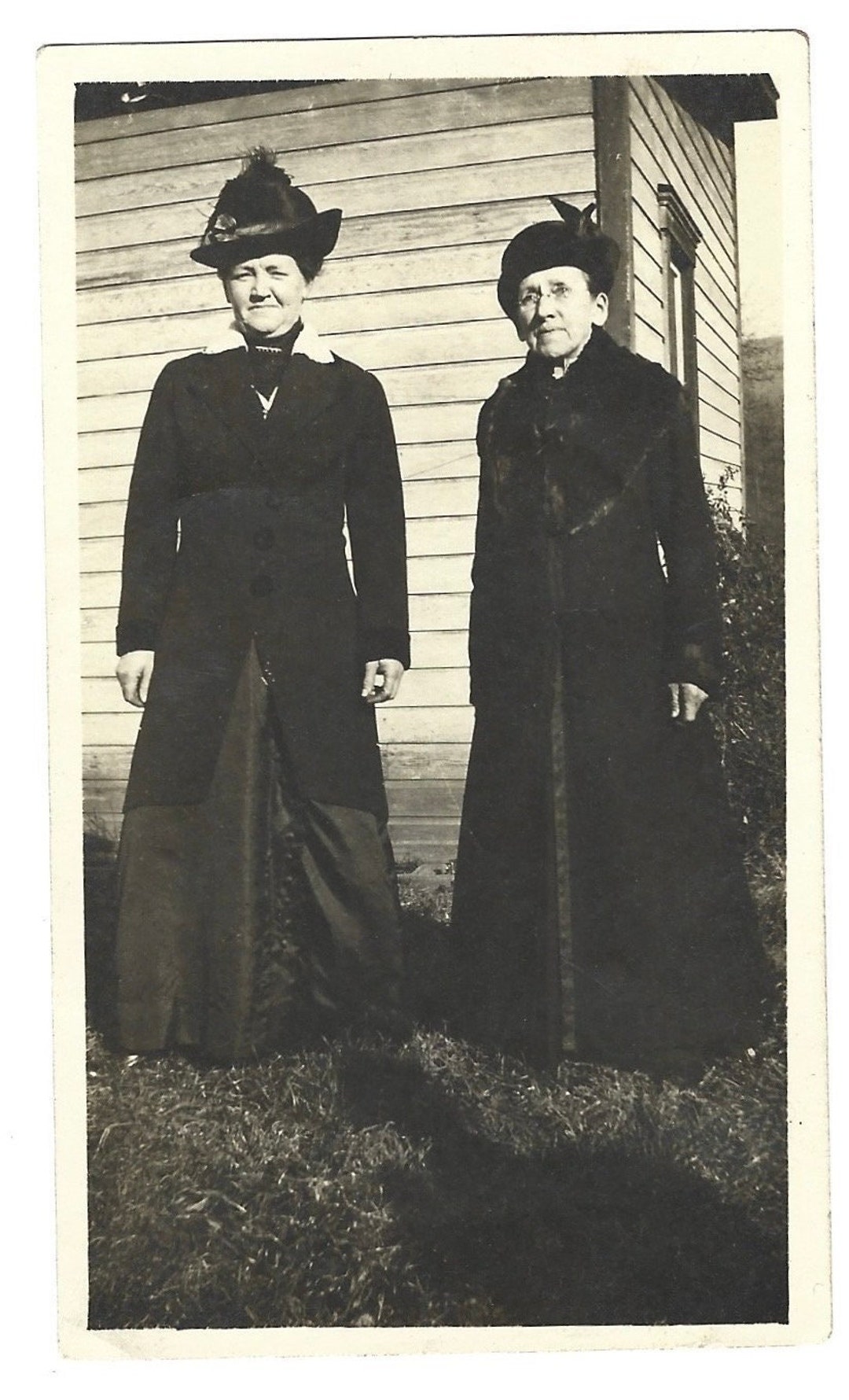 Antique Photo: Edwardian Women in Long Black Coats, Fur Collars - Etsy