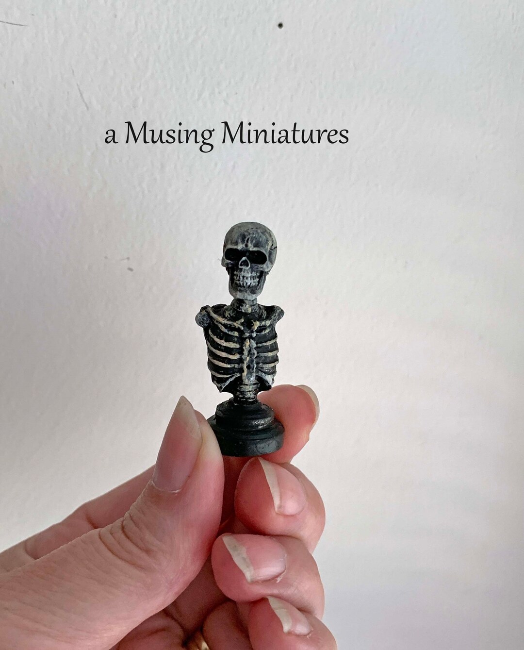 Miniature Skeleton Bust on Plinth for 1:12 Scale Halloween Dollhouse or ...