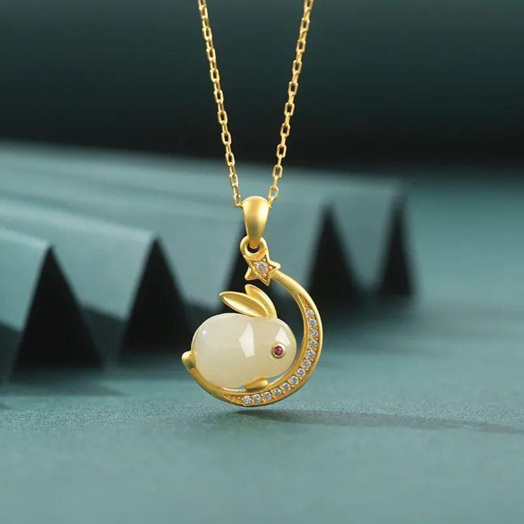 Beautiful, Stylish, and Elegant White Agate Rabbit Pendant Jewelry Gift ...