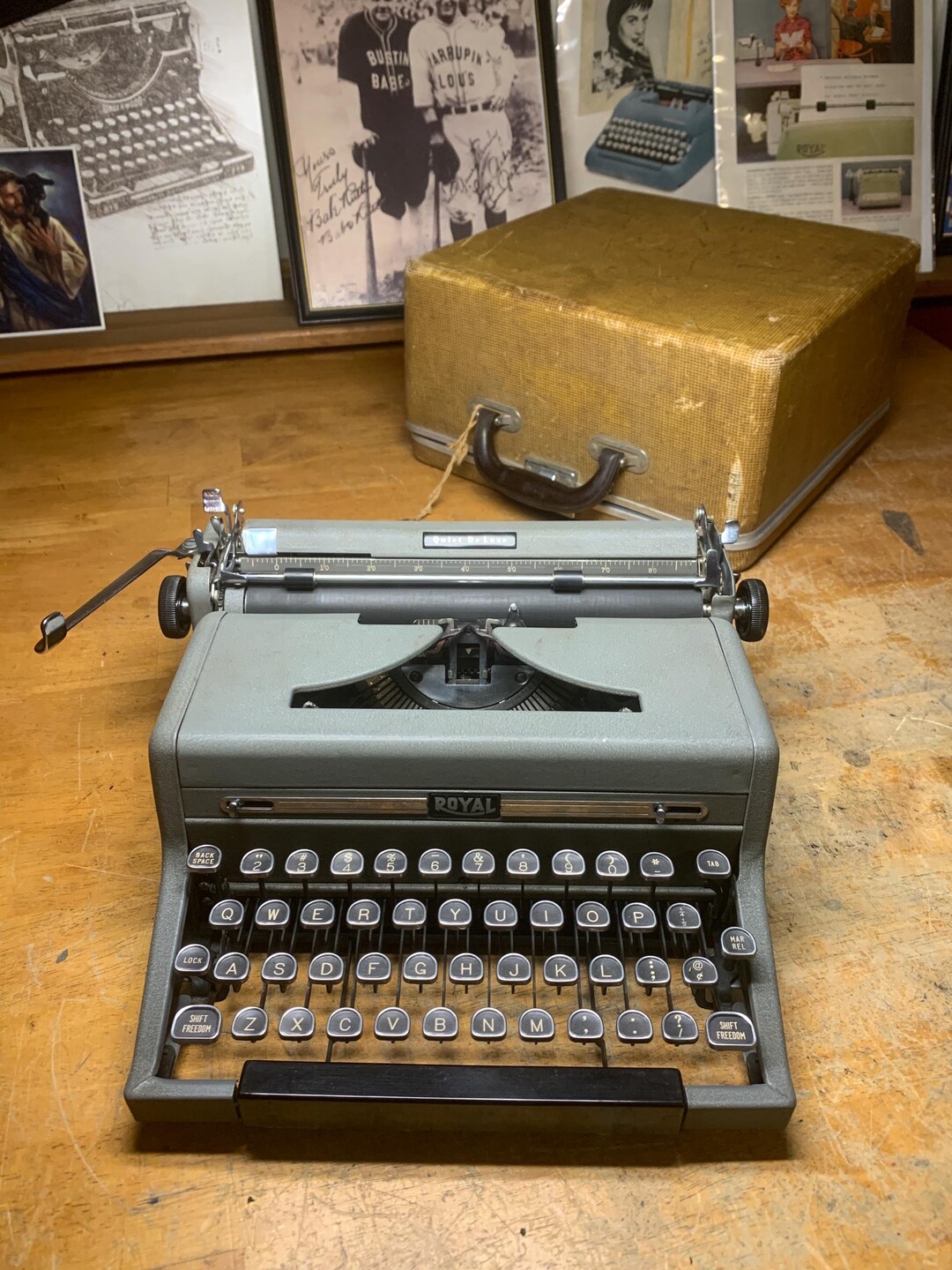 Royal Quiet Deluxe With Tombstone Glass Keys - Etsy