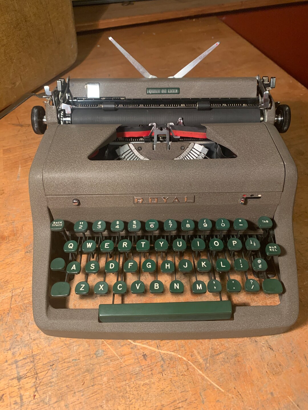 Royal QUIET DELUXE Typewriter - Etsy