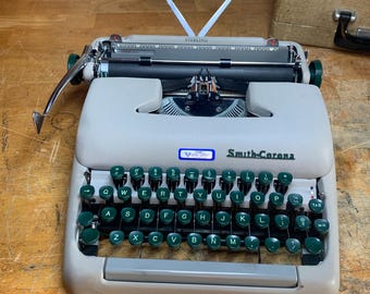 Cursive Font Smith-corona Classic 12 Working Brown & White Typewriter W ...