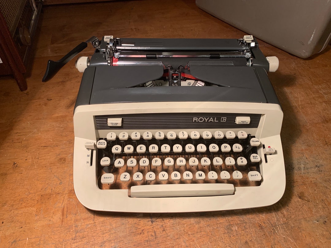 Royal Custom II Typewriter - Etsy