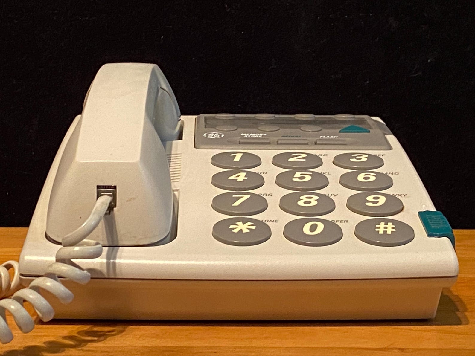 SALE ! 1990s Vintage Desk Office Big Push Button Telephone Phone Redial ...