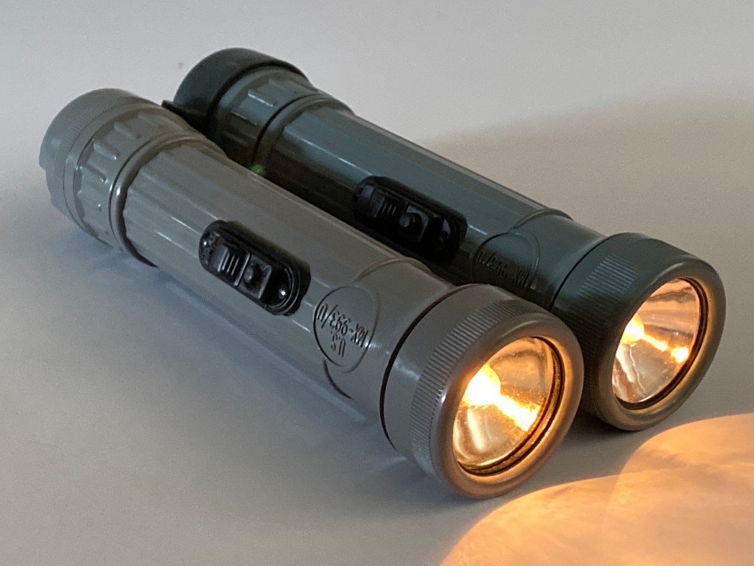 SALE ! Antique Pair U.S. Military Flashlights Vintage Old 50s 60s Army ...