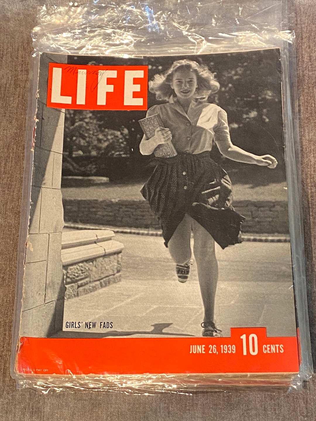 SALE ! Original LIFE Magazine June 26, 1939 Girls’ New Fads Fashion ...