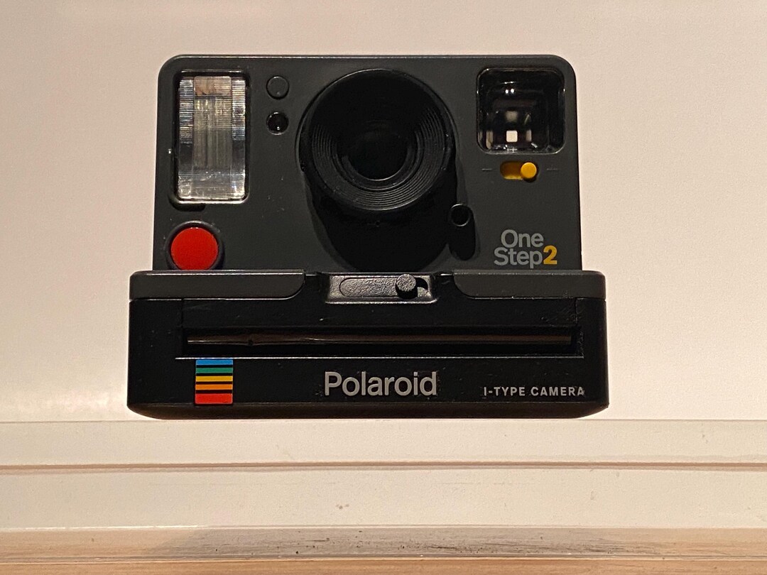 Sale ! Polaroid I-type Camera One Step 2 Polaroid Instant Camera ...