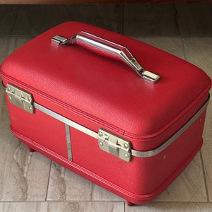 Cool Vintage American Tourister Red Train Case Suitcase, Hard Case ...