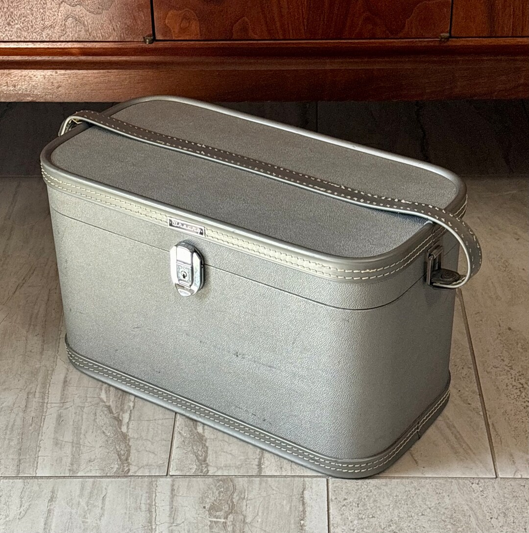 Vintage Wheary Silver Gray Train Case, Hard Case, Luggage - Etsy