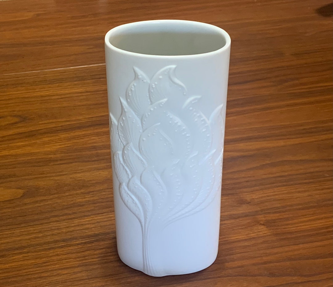 Vintage Kaiser off White Porcelain Vase - Etsy
