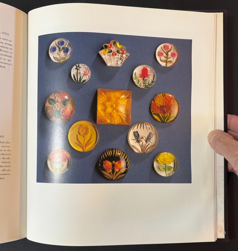 Vintage Buttons Book by Diana Epstein and Millicent Safro 1st Edition ...